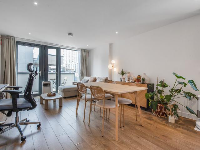 Apartment at Mill Mead Road, Greater London