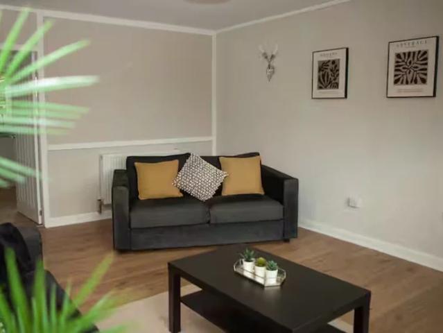 Apartment at Millburn Road, Renfrew
