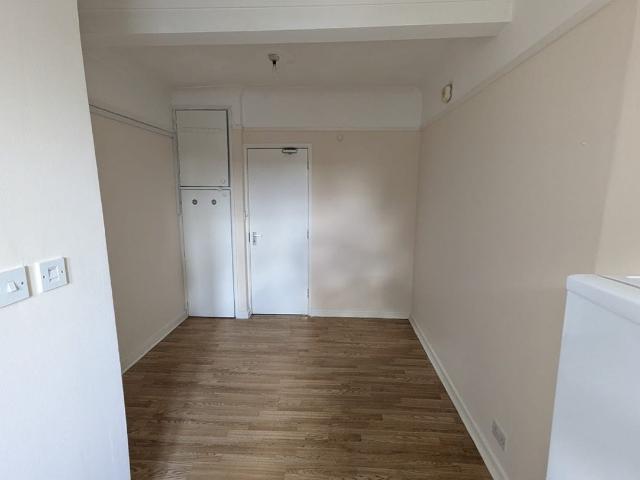 Apartment at Millbrook Road East, Southampton