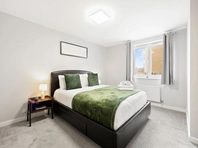 Apartment at Millennium Drive, Greater London