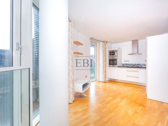 Apartment at Millharbour, Greater London