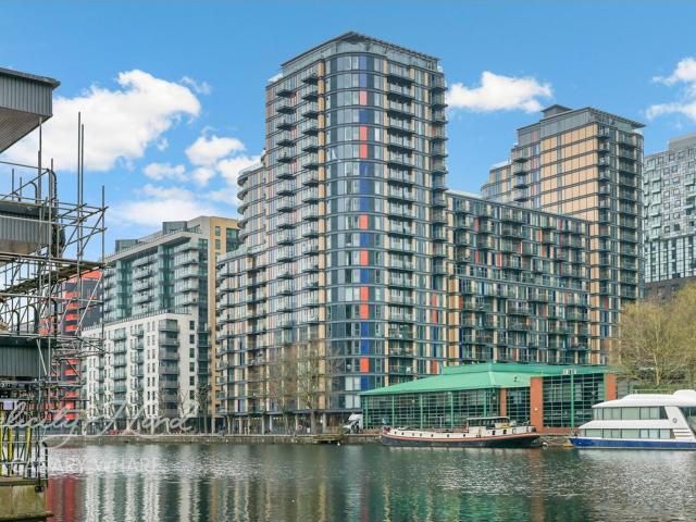 Apartment at Millharbour, Greater London