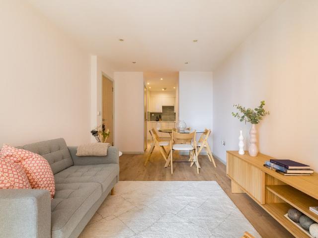 Apartment at Millharbour, Greater London