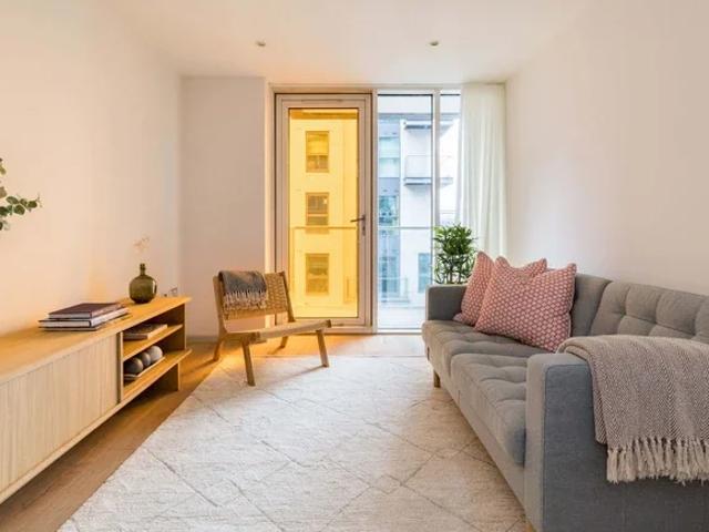 Apartment at Millharbour, Greater London