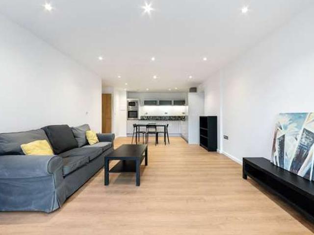 Apartment at Millharbour, Greater London