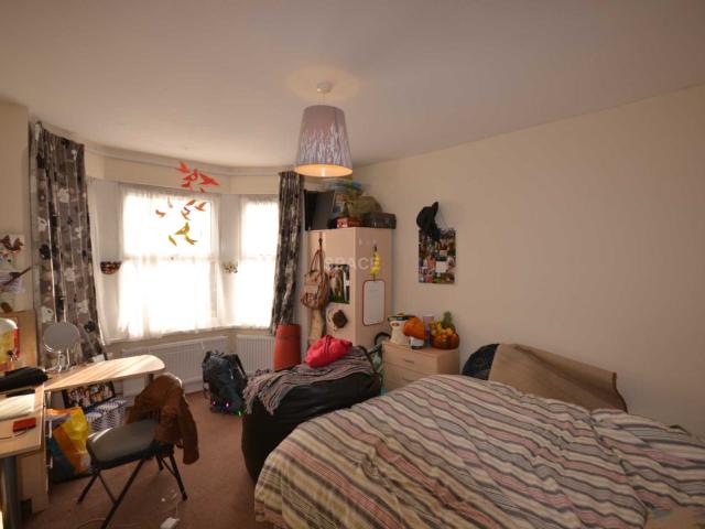 Apartment at Milman Road, Reading