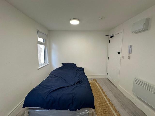Apartment at Milton Road, Caterham on the Hill