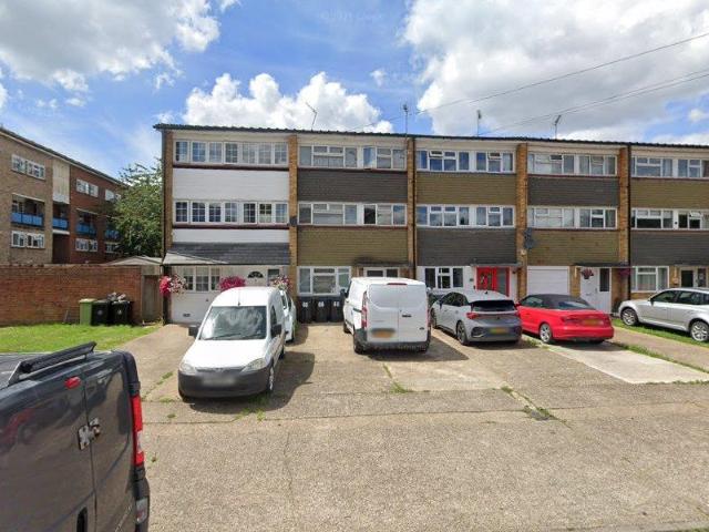 Apartment at Milton Way, Greater London
