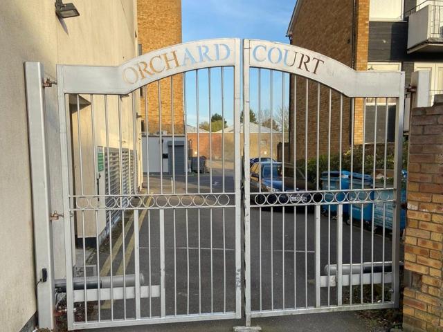 Apartment at Mimms Hall Road, Hertsmere