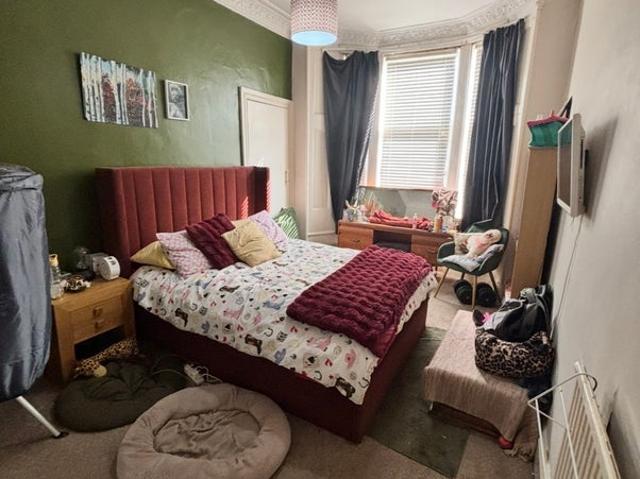 Apartment at Minard Road, Glasgow