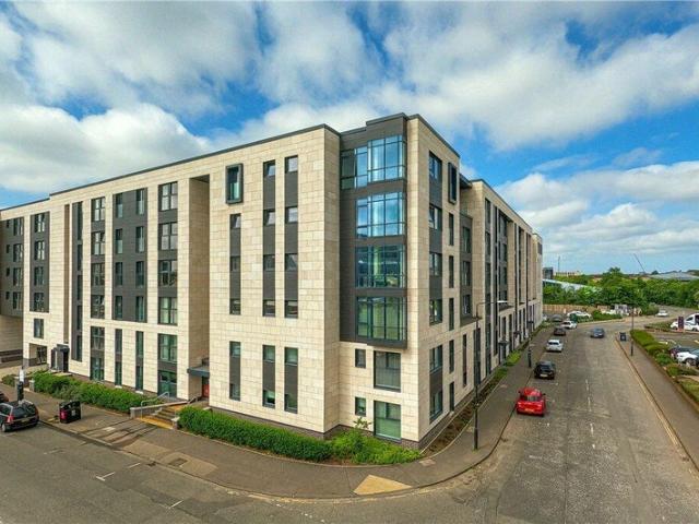 Apartment at Minerva Street, Glasgow
