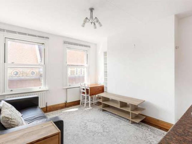 Apartment at Minford Gardens, Greater London