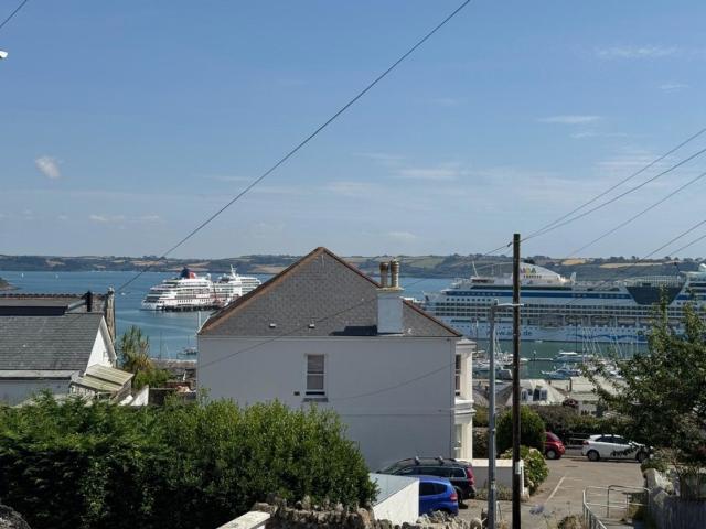 Apartment at Minnie Place, Falmouth