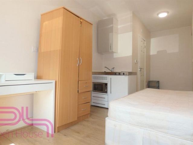 Apartment at Minterne Avenue, Greater London