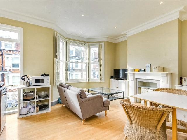 Apartment at Mirabel Road, Greater London