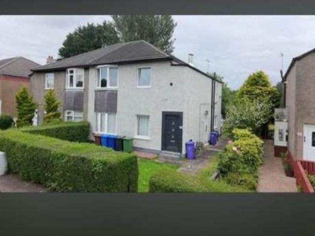 Apartment at Muirdrum Avenue, Glasgow