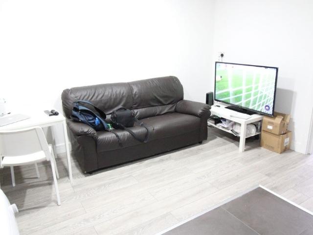 Apartment at Mundy Place, Cardiff