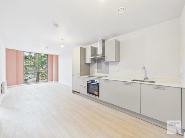 Apartment at Munich Tunnel, Trafford