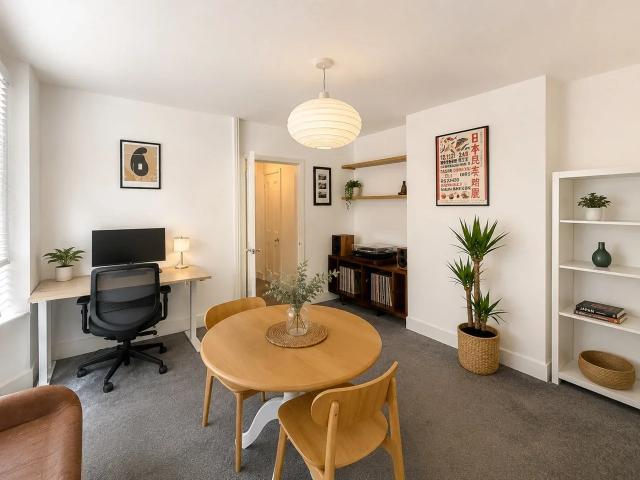 Apartment at Murray Road, Greater London