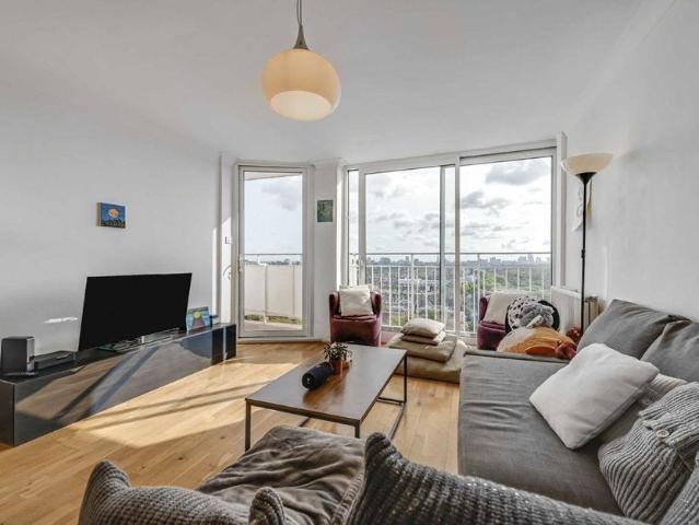 Apartment at Notting Hill Gate, Greater London