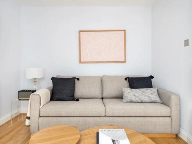 Apartment at Nottingham Place, City of Westminster
