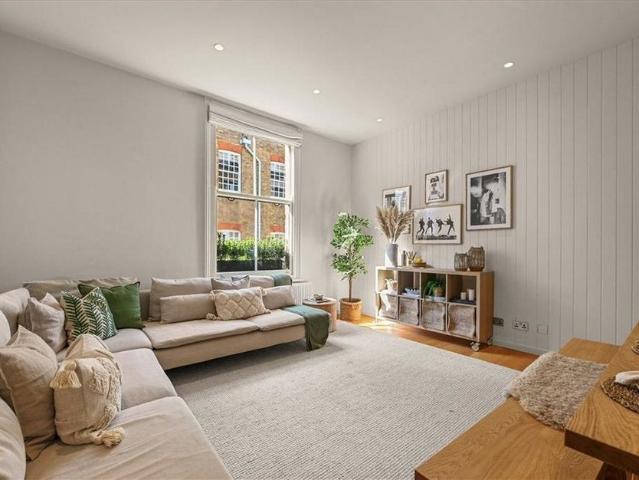 Apartment at Nottingham Place, City of Westminster
