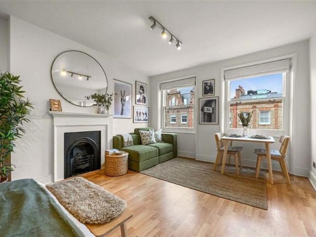 Apartment at Nottingham Place, City of Westminster