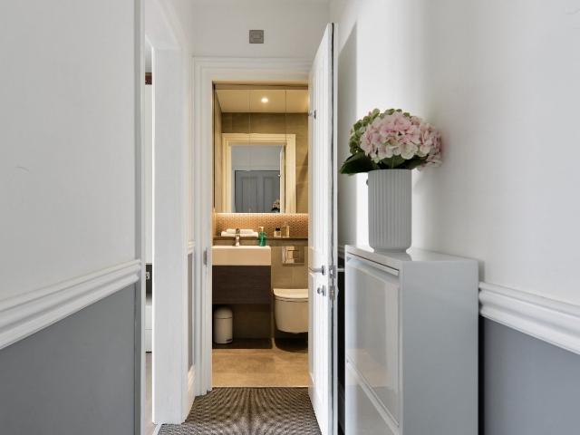 Apartment at Nottingham Place, London
