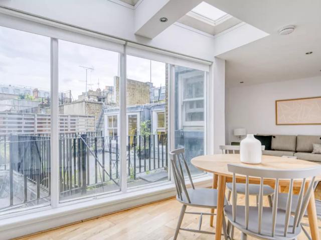 Apartment at Nottingham Street, City of Westminster