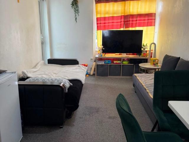Apartment at Norbiton Road, Greater London