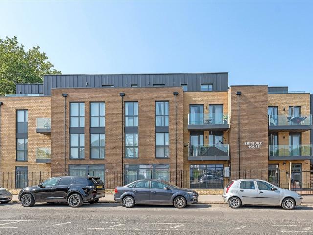 Apartment at Norbury Avenue, Greater London