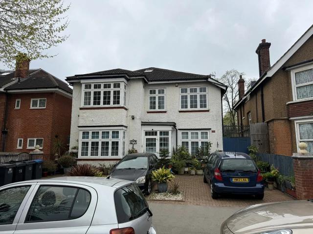 Apartment at Norbury Avenue, Greater London