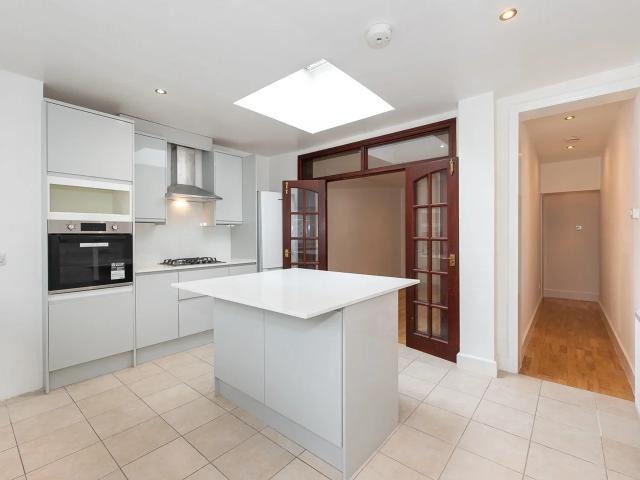 Apartment at Norbury Crescent, Greater London