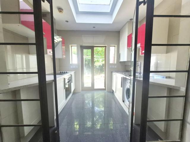 Apartment at Norbury Crescent, Greater London