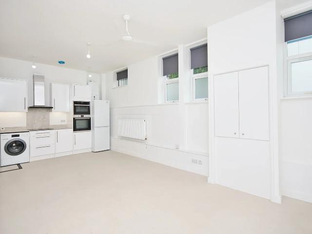 Apartment at Norfolk Avenue, Greater London