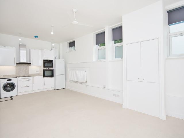Apartment at Norfolk Avenue, Greater London