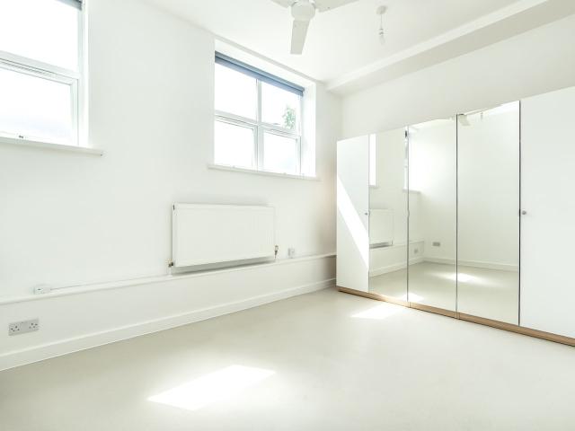 Apartment at Norfolk Avenue, Greater London