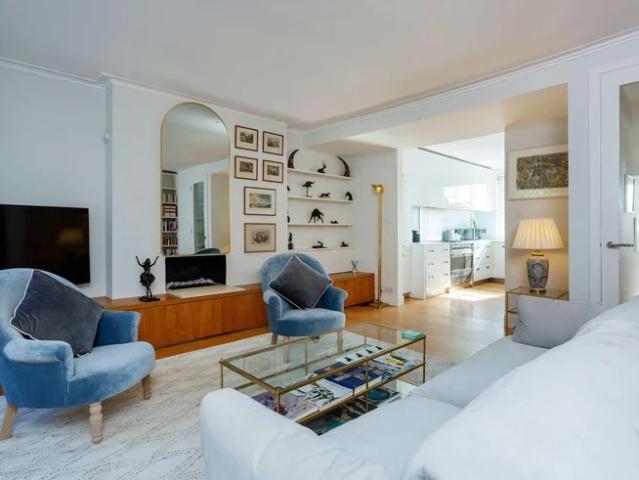 Apartment at Norland Square, Greater London