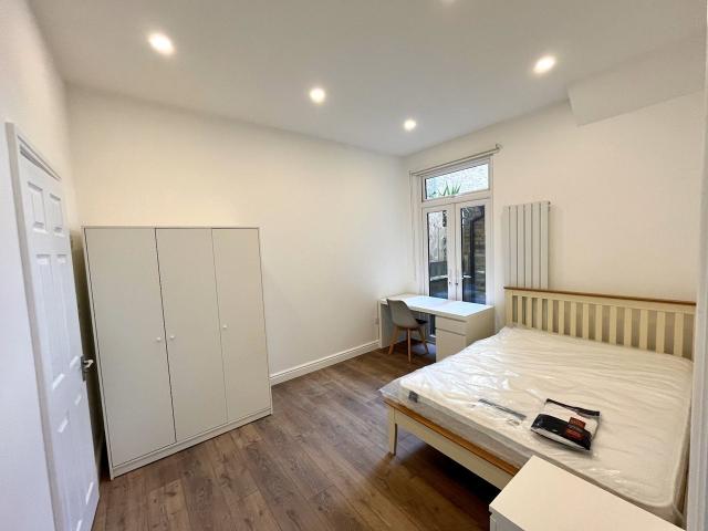 Room at Norroy Road, Greater London