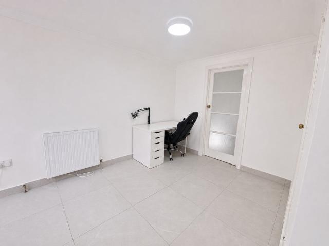 Apartment at Northwick Avenue, Greater London