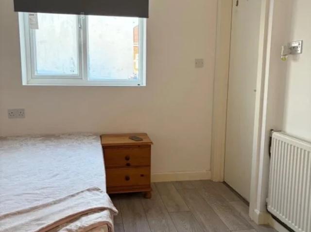 Room at Northwick Avenue, Greater London