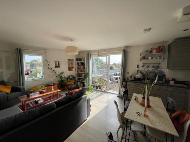 Apartment at Northwold Road, Greater London