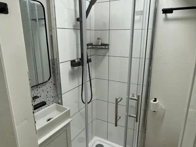 Apartment at North Circular Road, Greater London