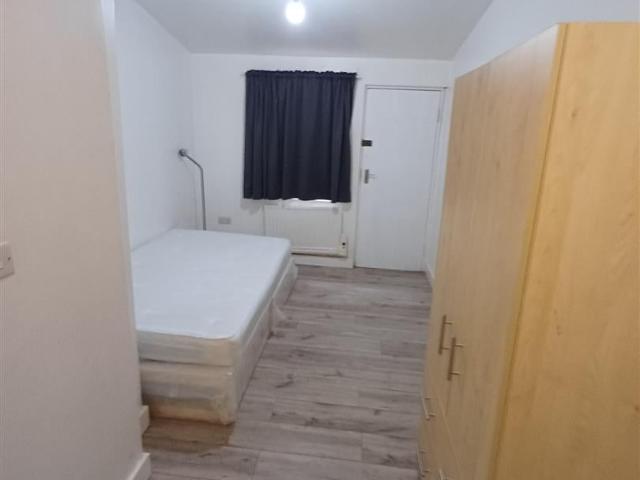 Apartment at North Circular Road, Greater London