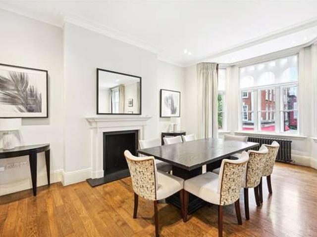 Apartment at North Audley Street, City of Westminster