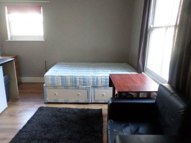 Apartment at North End Crescent, Greater London