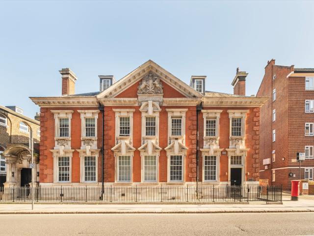 Apartment at North End Road, Greater London