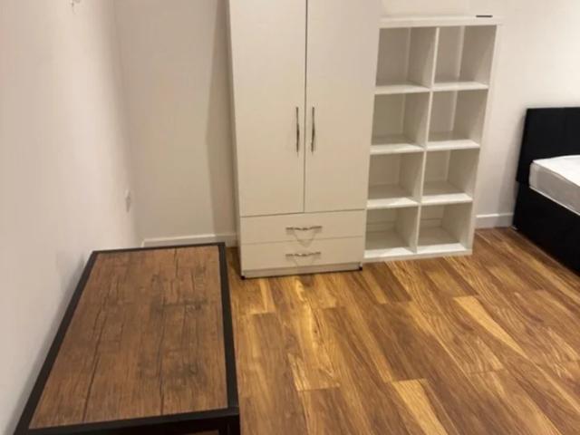 Apartment at North End Road, Greater London