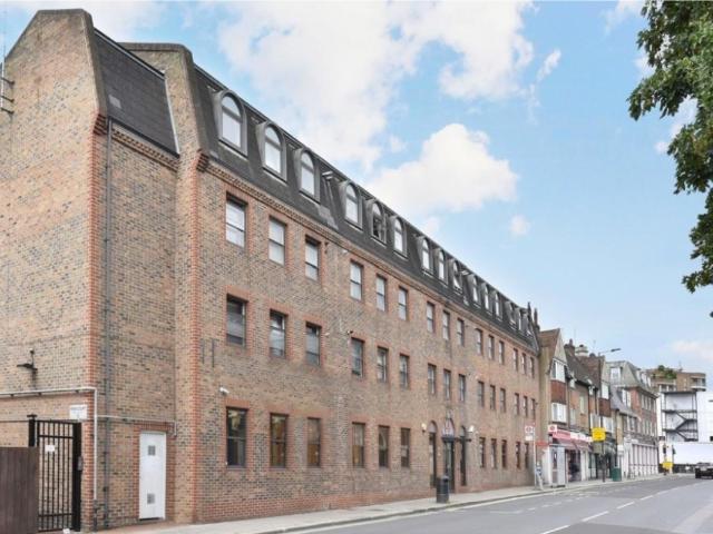Apartment at North End Road, Greater London