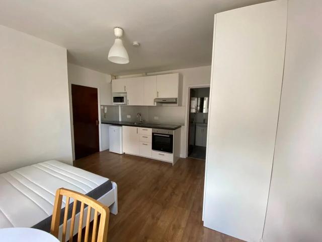 Apartment at North End Road, Greater London
